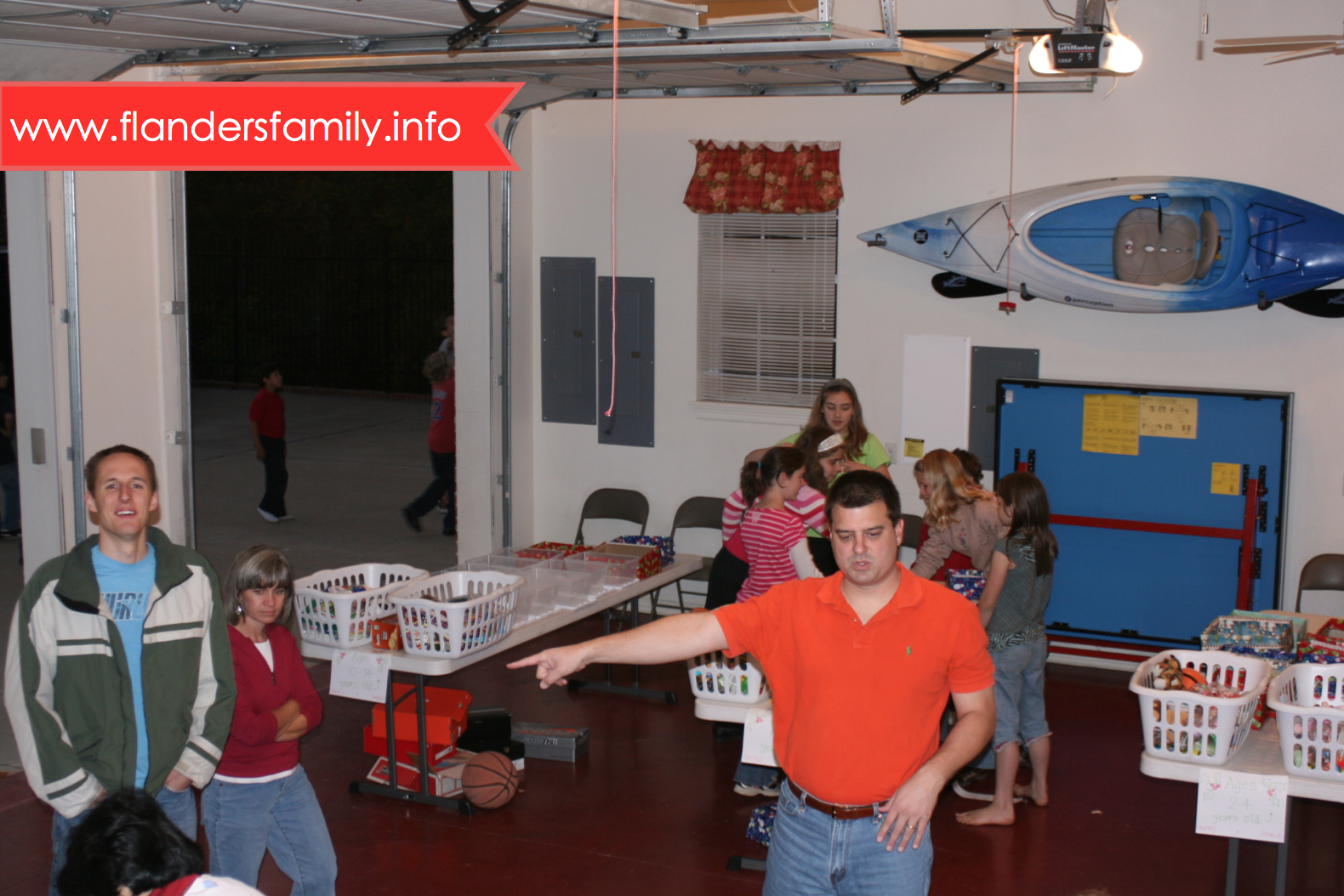 A Shoebox Stuffing Party - Flanders Family Home Life