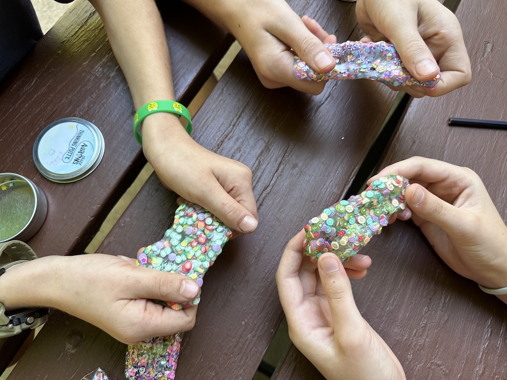 Hide Inside! Thinking Putty - Flanders Family Home Life